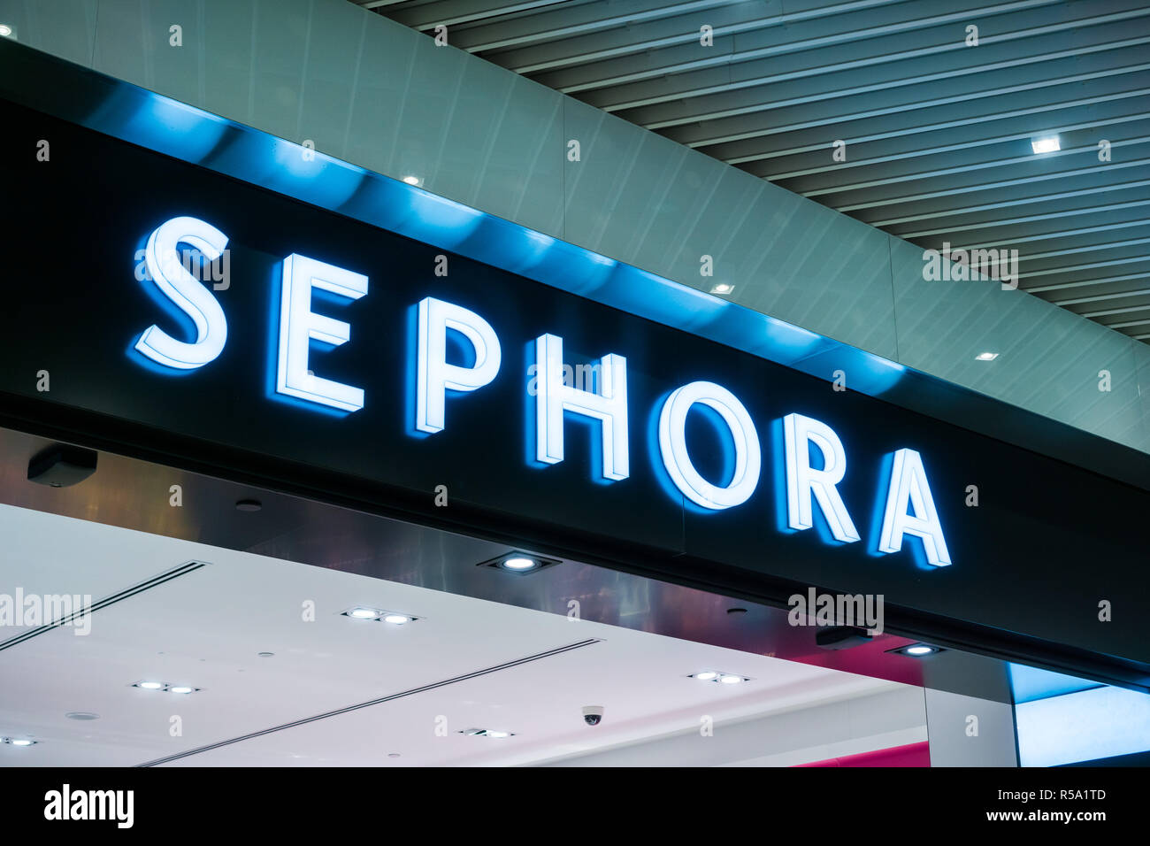 Sephora logo hi-res stock photography and images - Alamy