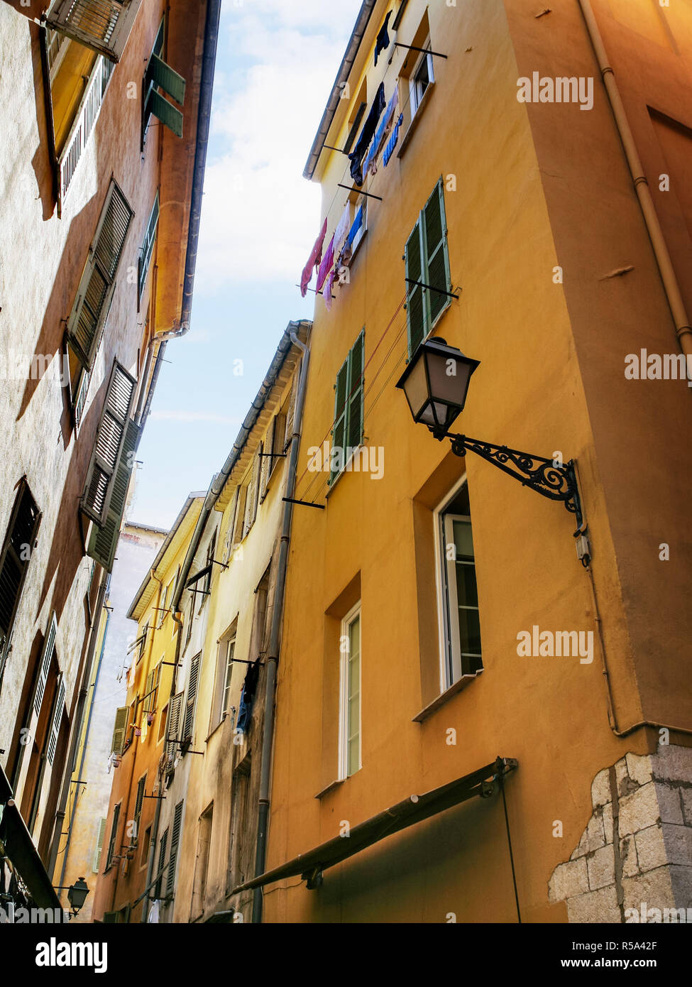 residential houses in old city of Nice Stock Photo - Alamy