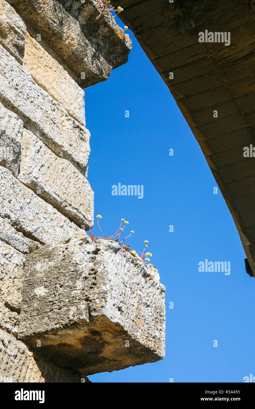 Roman architectural arch bridge support hi-res stock photography and ...