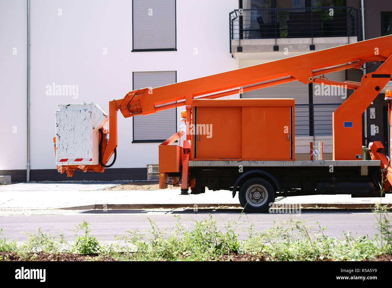 Hydraulic pallet jack hi-res stock photography and images - Alamy