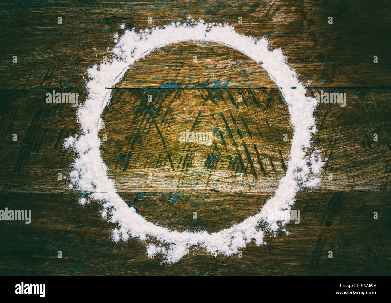 round flour frame on old wooden retro background with copy space Stock ...