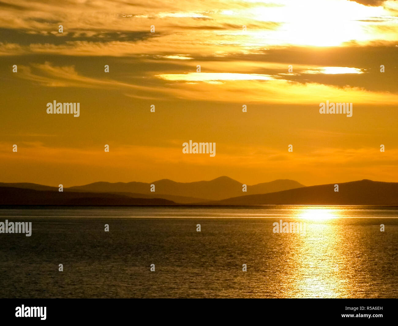 Red decline hi-res stock photography and images - Alamy