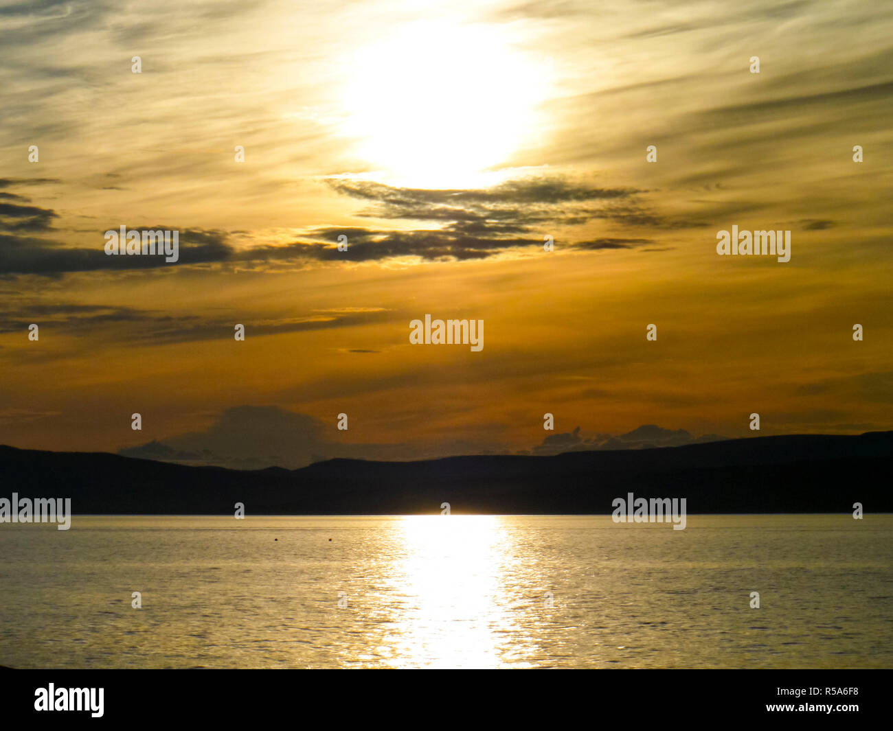 Red decline hi-res stock photography and images - Alamy