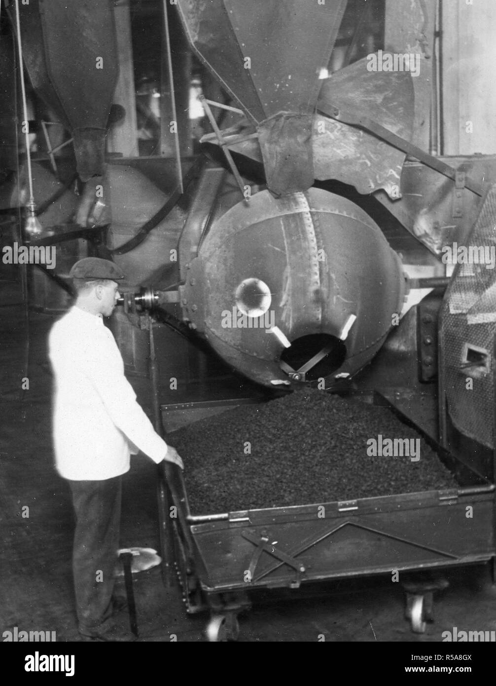 1900s making candy Black and White Stock Photos & Images - Alamy