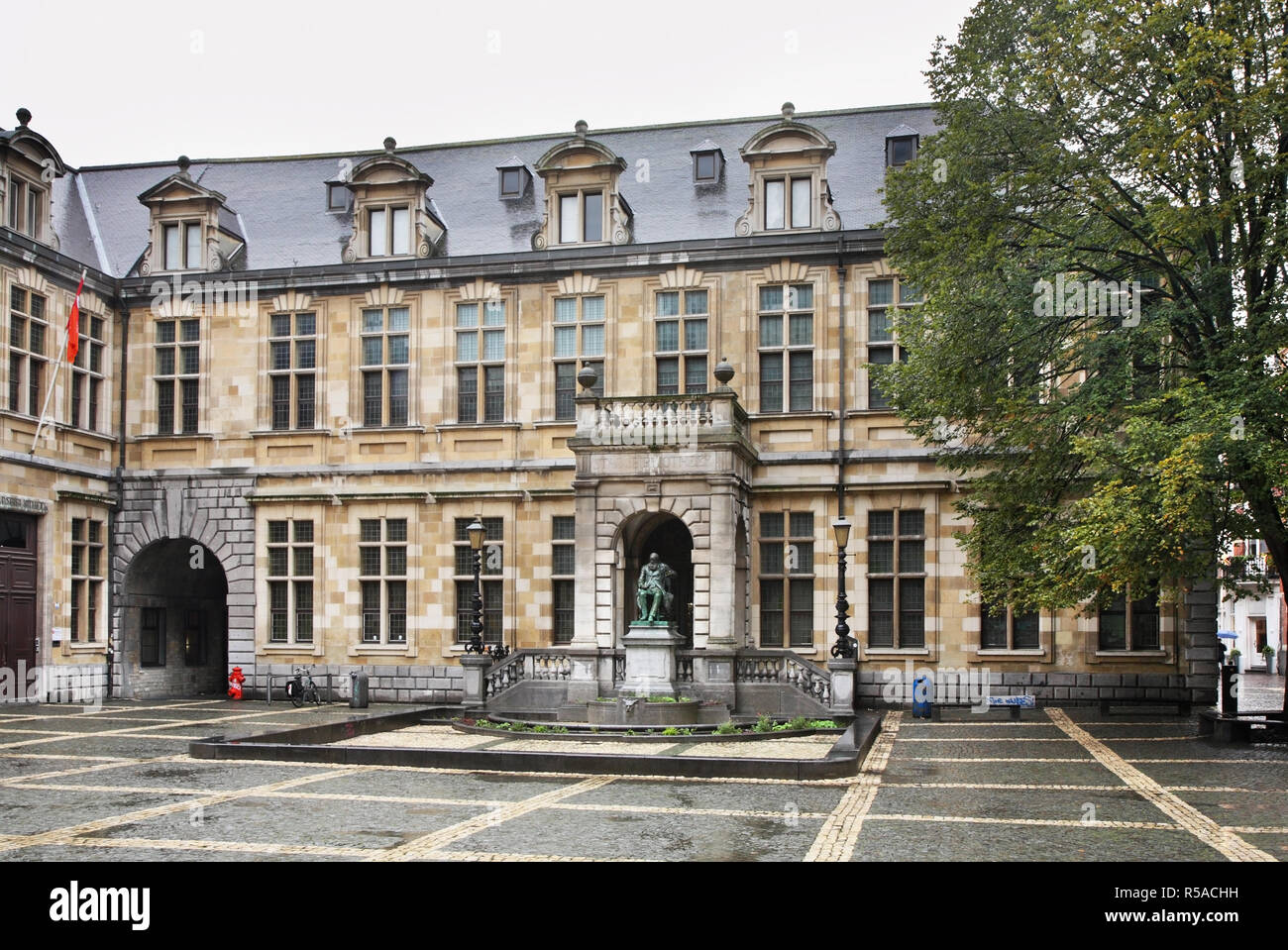 Antwerp landmarks hi-res stock photography and images - Alamy