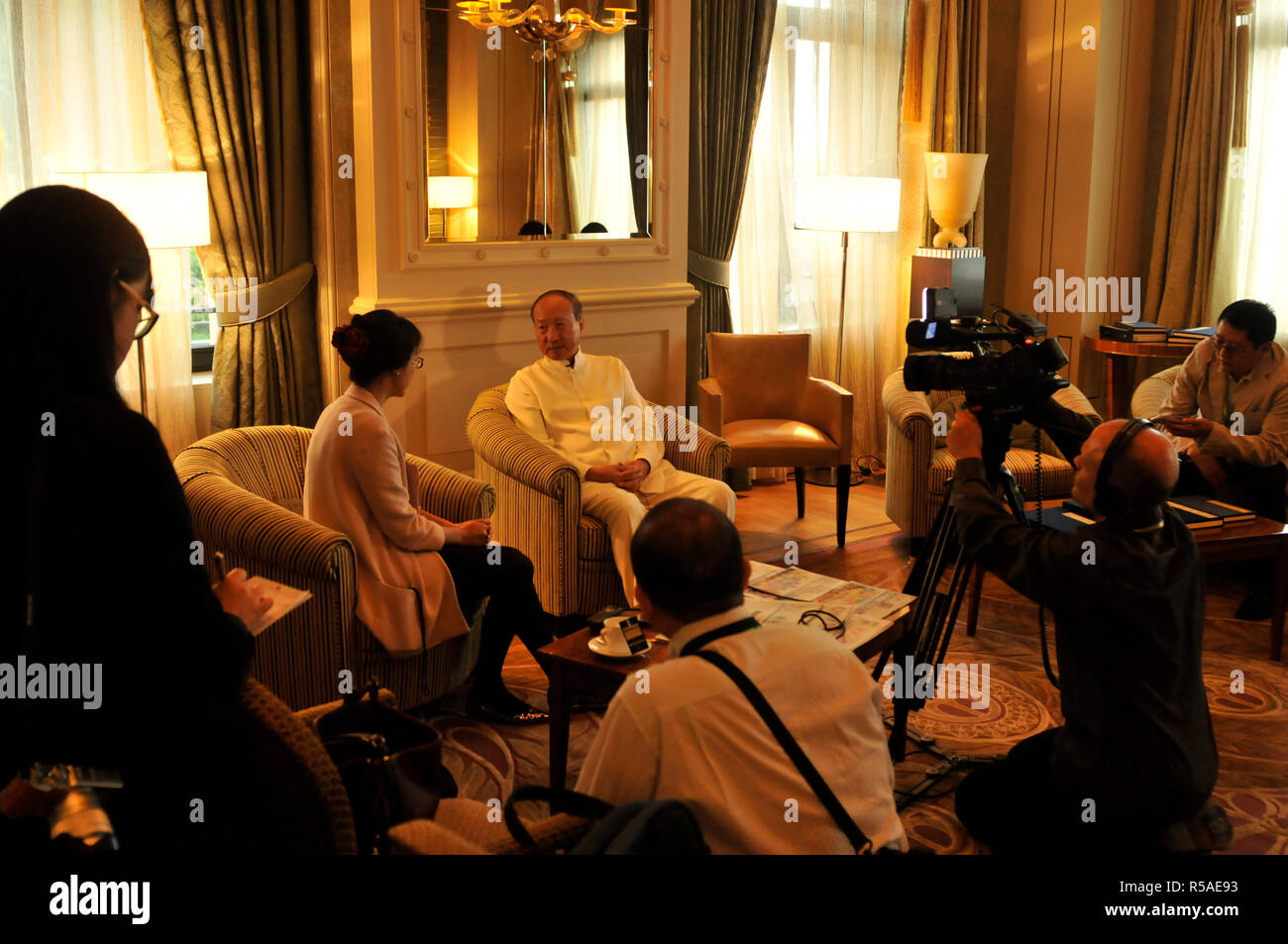 Born in 1953 hi-res stock photography and images - Alamy