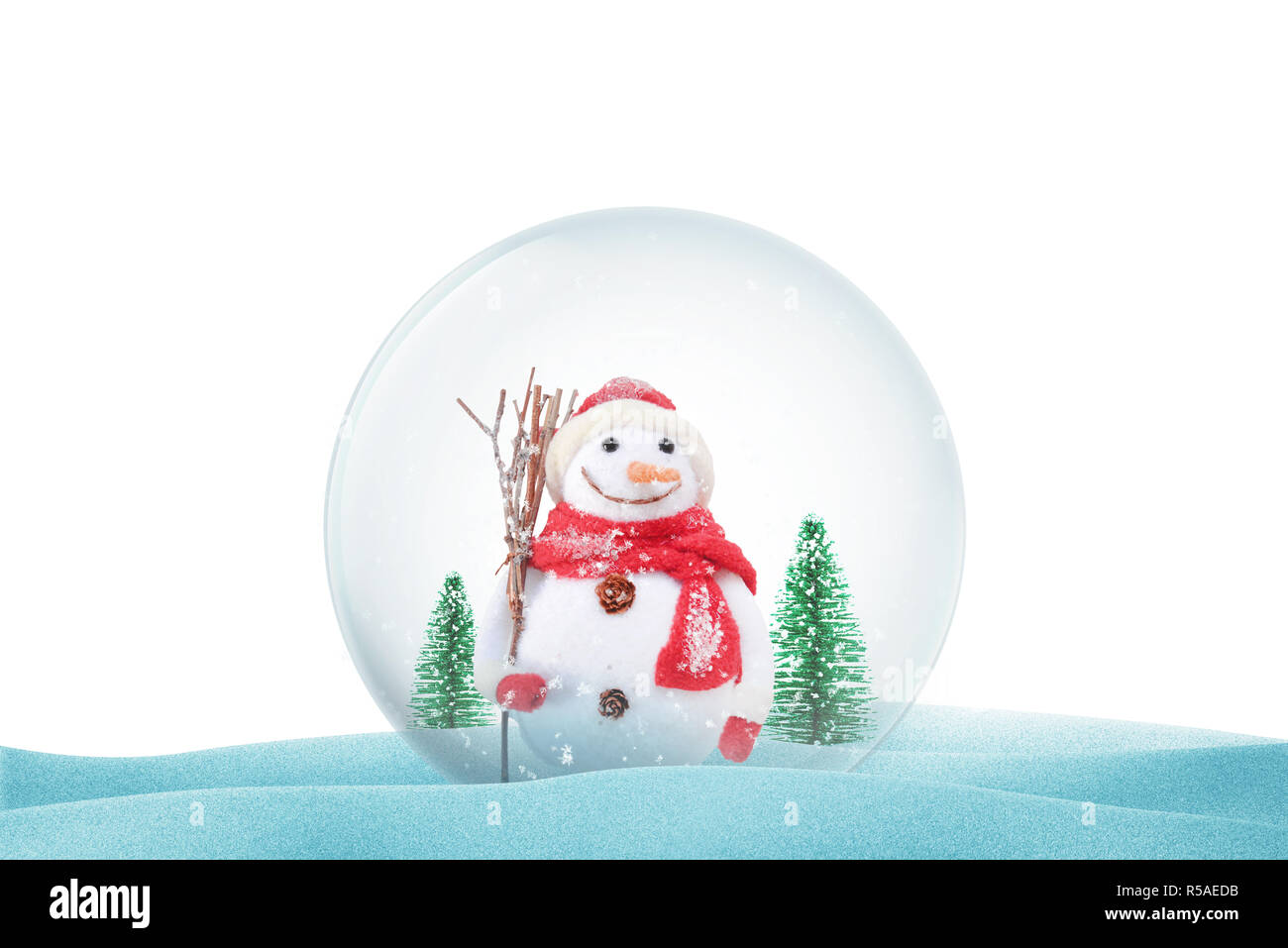 Falling snow on snowman hi-res stock photography and images - Alamy
