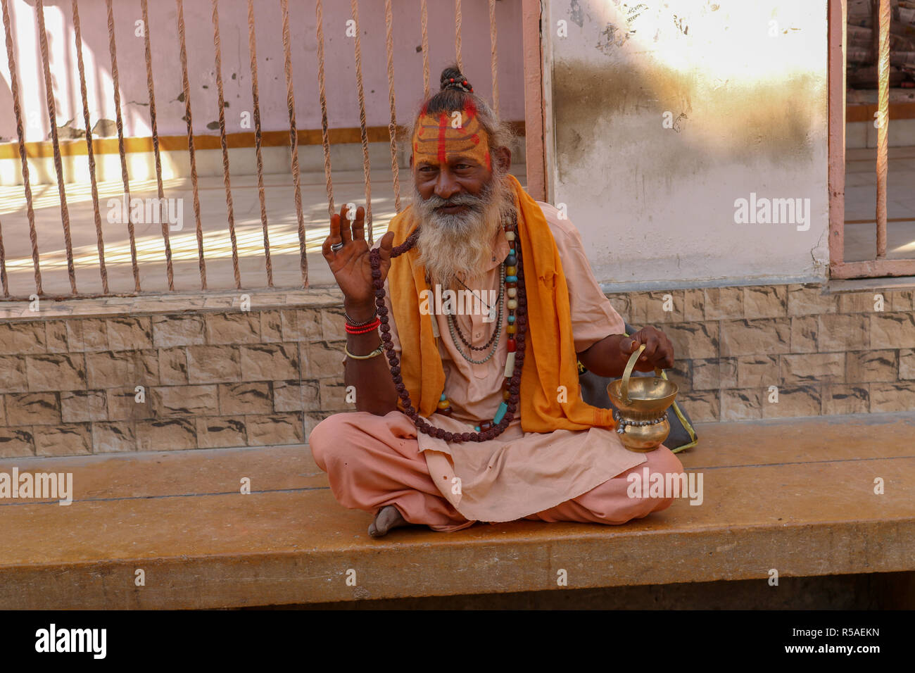 Indian monk hi-res stock photography and images - Alamy