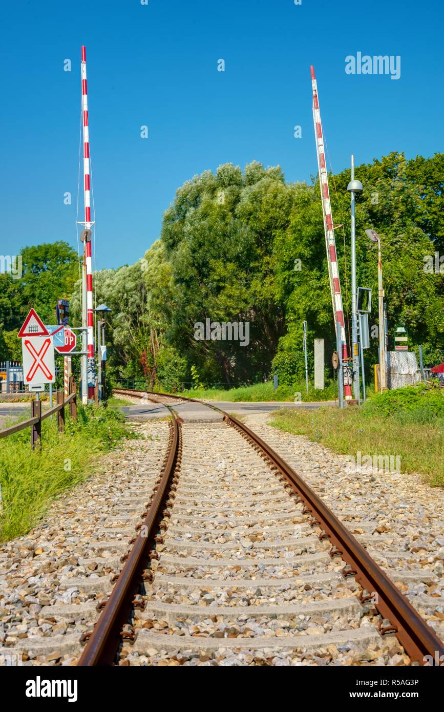 Eisenbahn eisenbahn strecke strecke hi-res stock photography and images ...