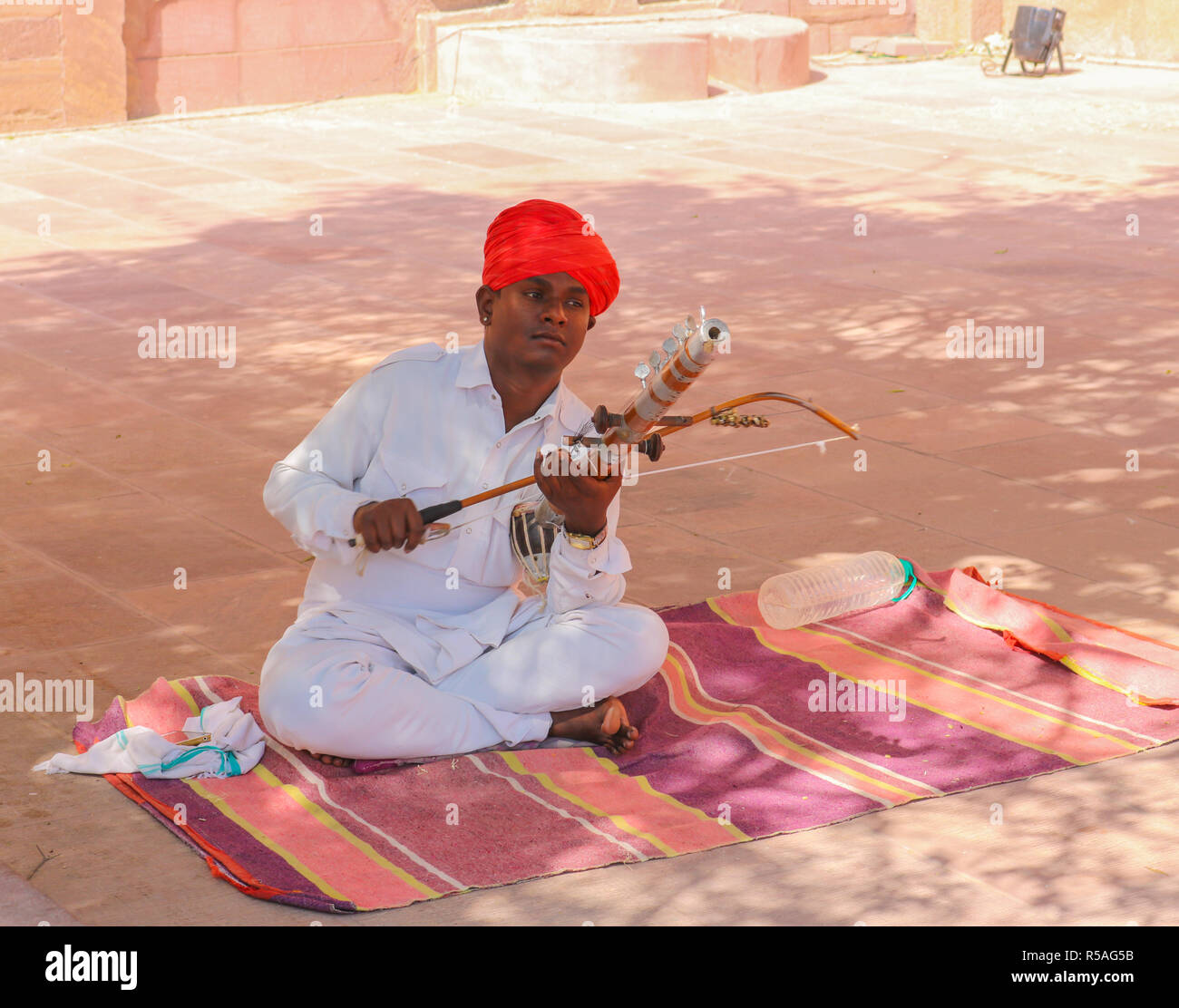 A Rajasthani traditional folk artist playing Ravanahatha (Violin) at ...