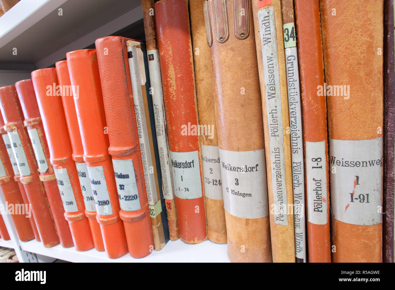 Akten raum hi-res stock photography and images - Alamy