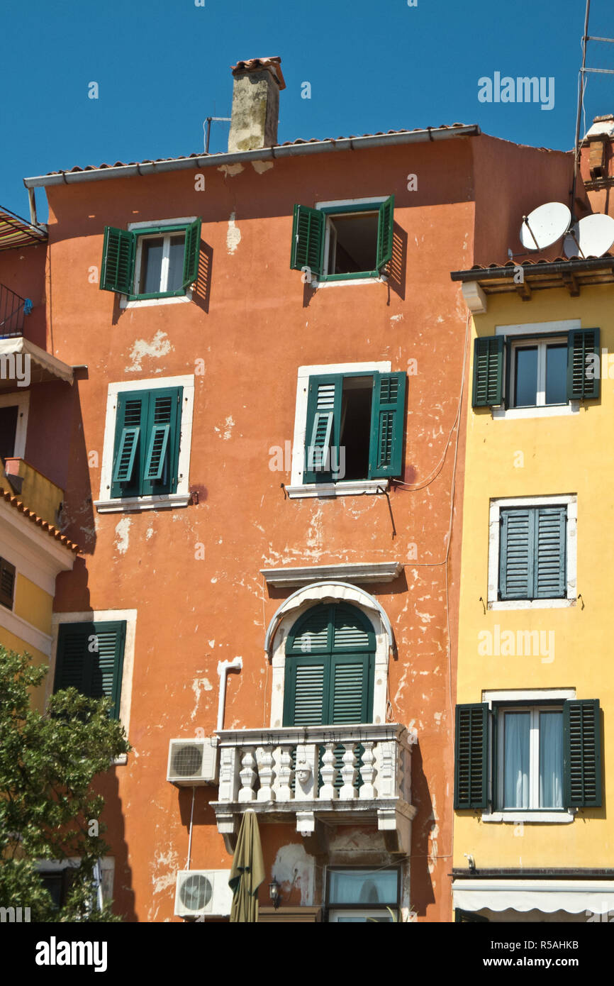 Scroll colors hi-res stock photography and images - Alamy