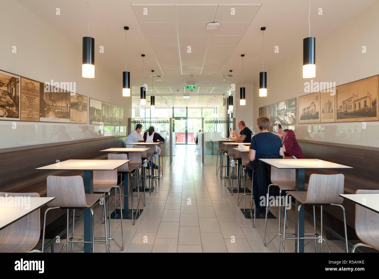 Schule kantine hi-res stock photography and images - Alamy