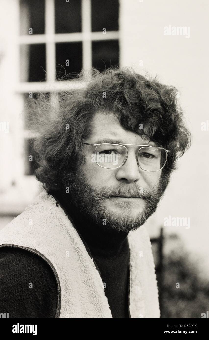 Craig Raine 1985. Monochrome. Source: FG6228-6-35a Stock Photo - Alamy