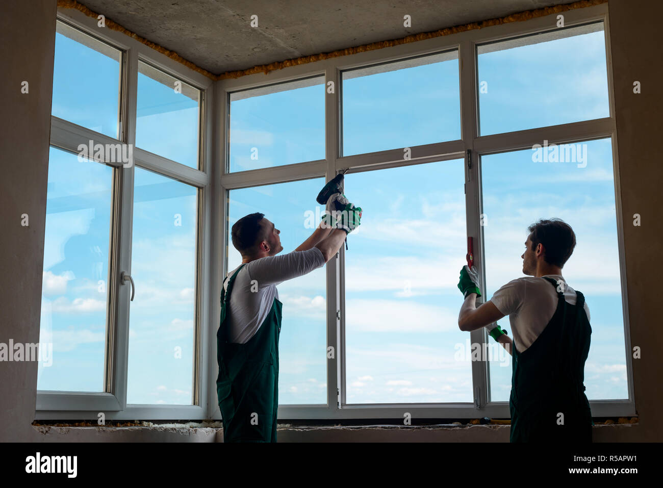 Handymen hi-res stock photography and images - Alamy