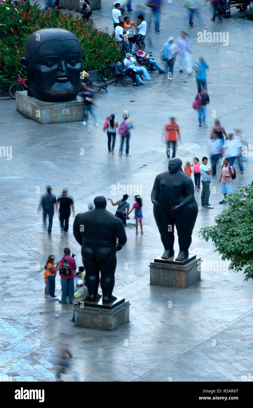 Colombian artist fernando botero hi-res stock photography and images ...