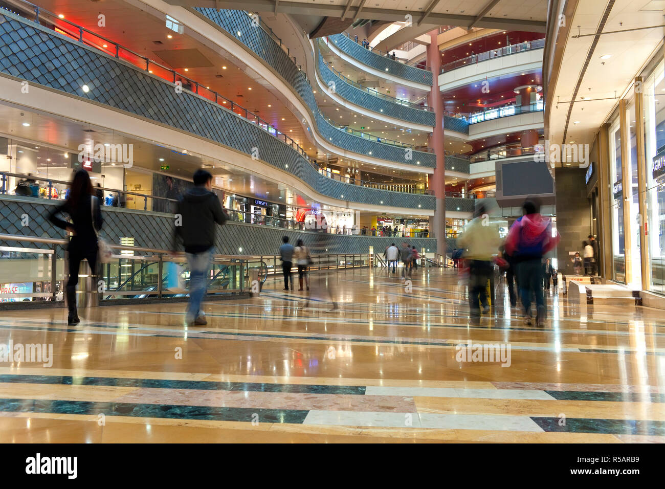 China modern shopping hi-res stock photography and images - Alamy