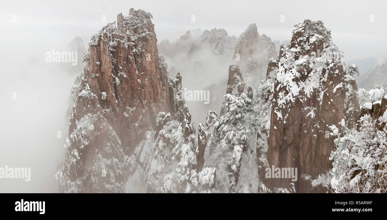 Yellow mountains china hi-res stock photography and images - Alamy