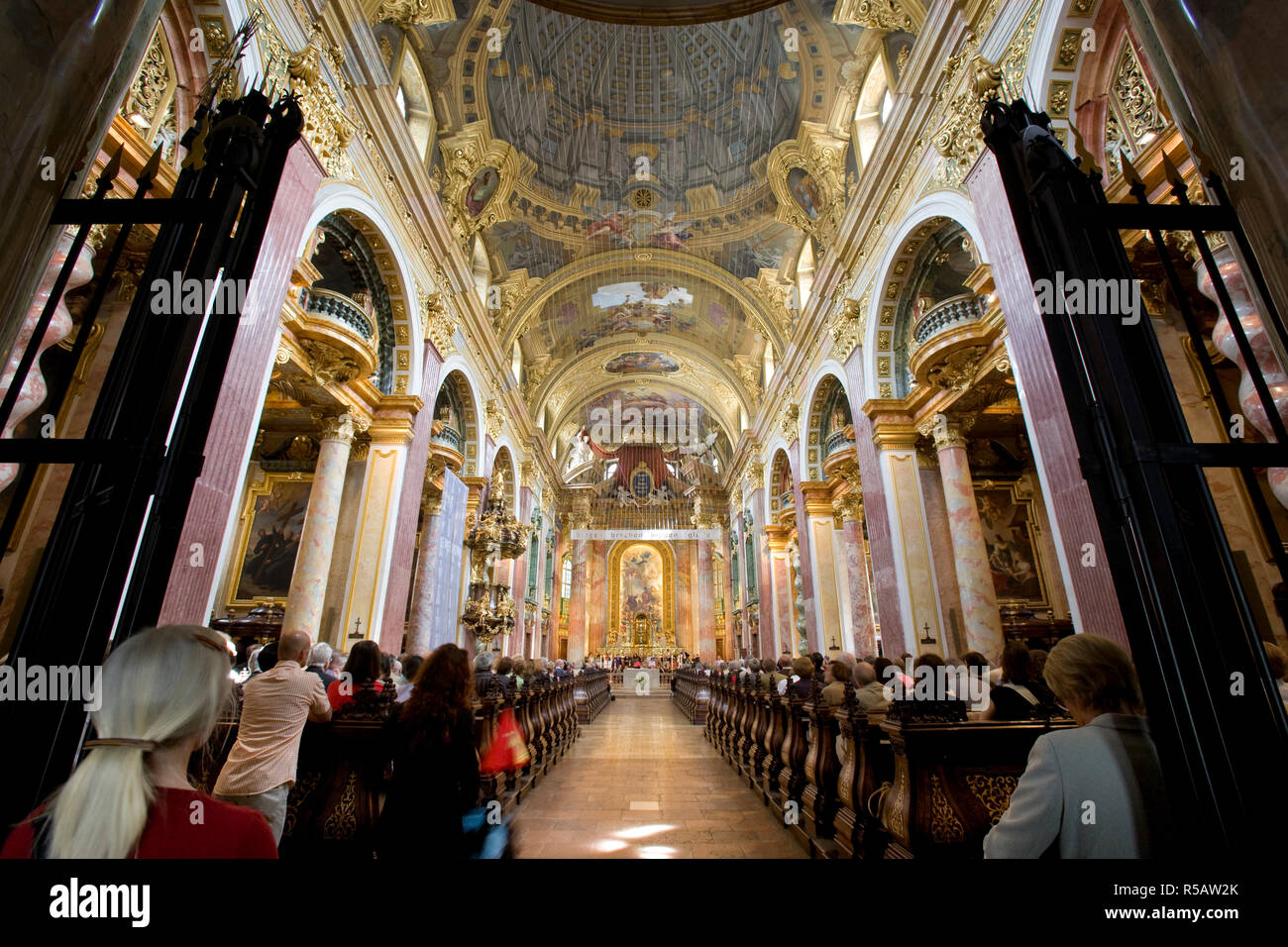 Baroque churches vienna hi-res stock photography and images - Alamy