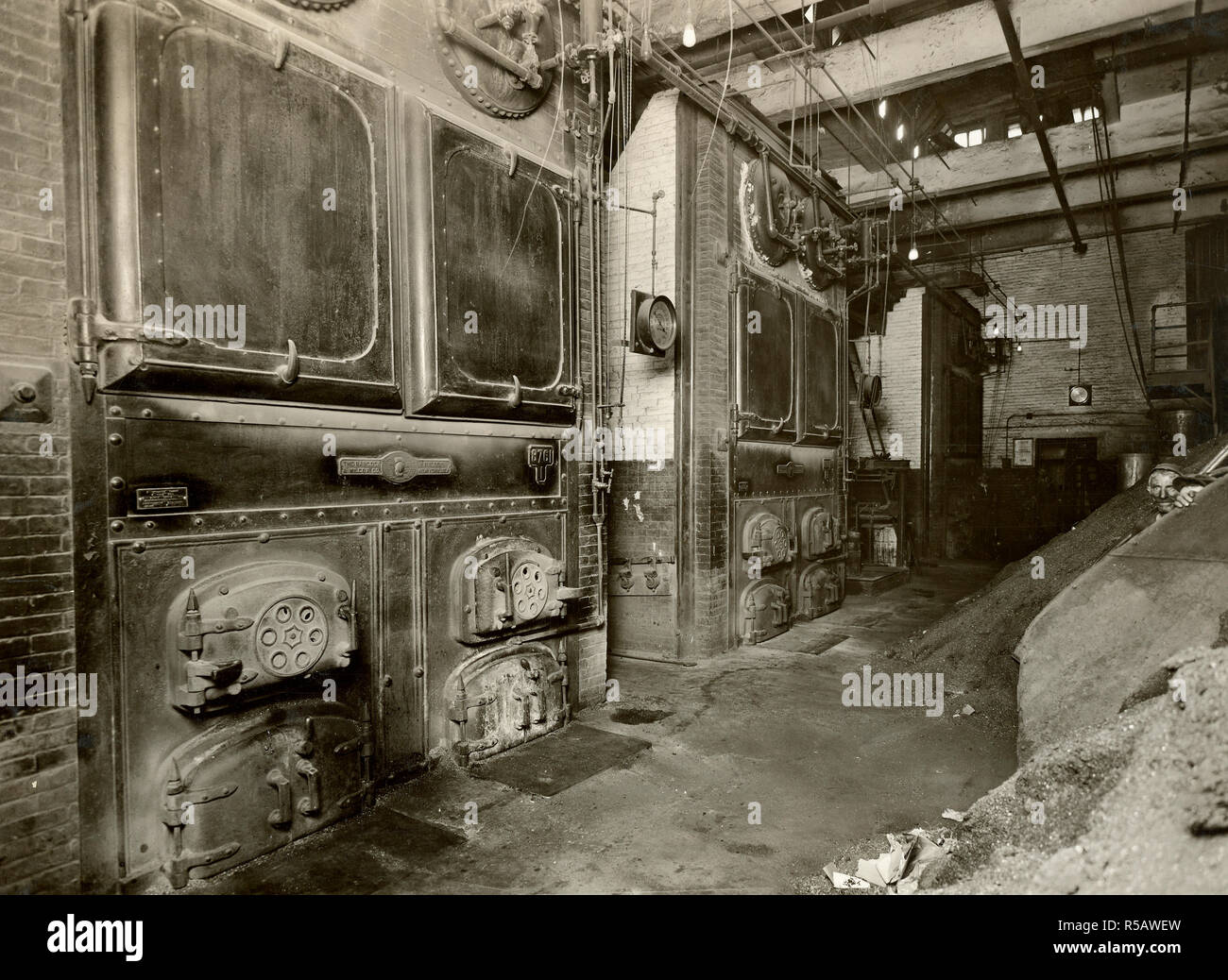 Early 1900s candy industry hi-res stock photography and images - Alamy