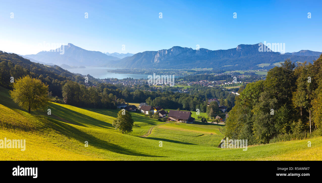 Austria salzkammergut mondsee village lake hi-res stock photography and ...