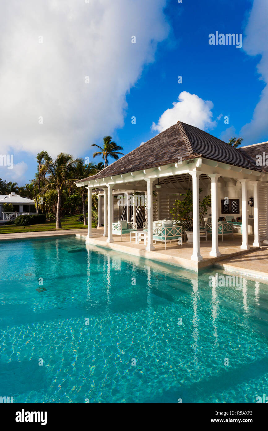 Bahamas, Eleuthera Island, Harbour Island, Pink Sands Beach, poolside ...