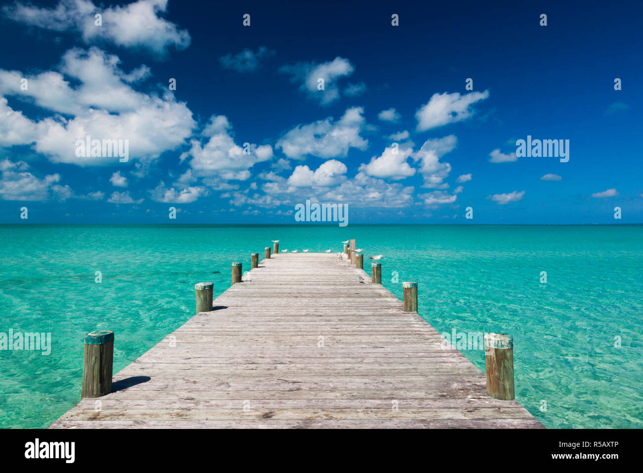 Bahamas, Eleuthera Island, Tarpum Bay, town pier Stock Photo - Alamy