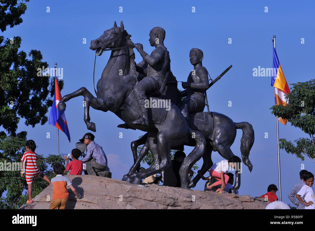 Equestrian statues of Techo Meas & Techo Yort, 17th century military ...