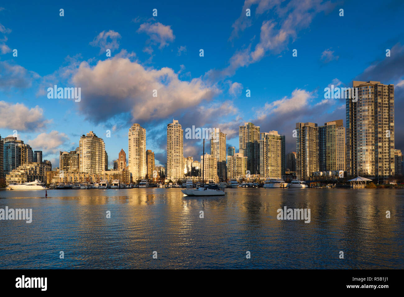 Vancouver buildings hi-res stock photography and images - Alamy