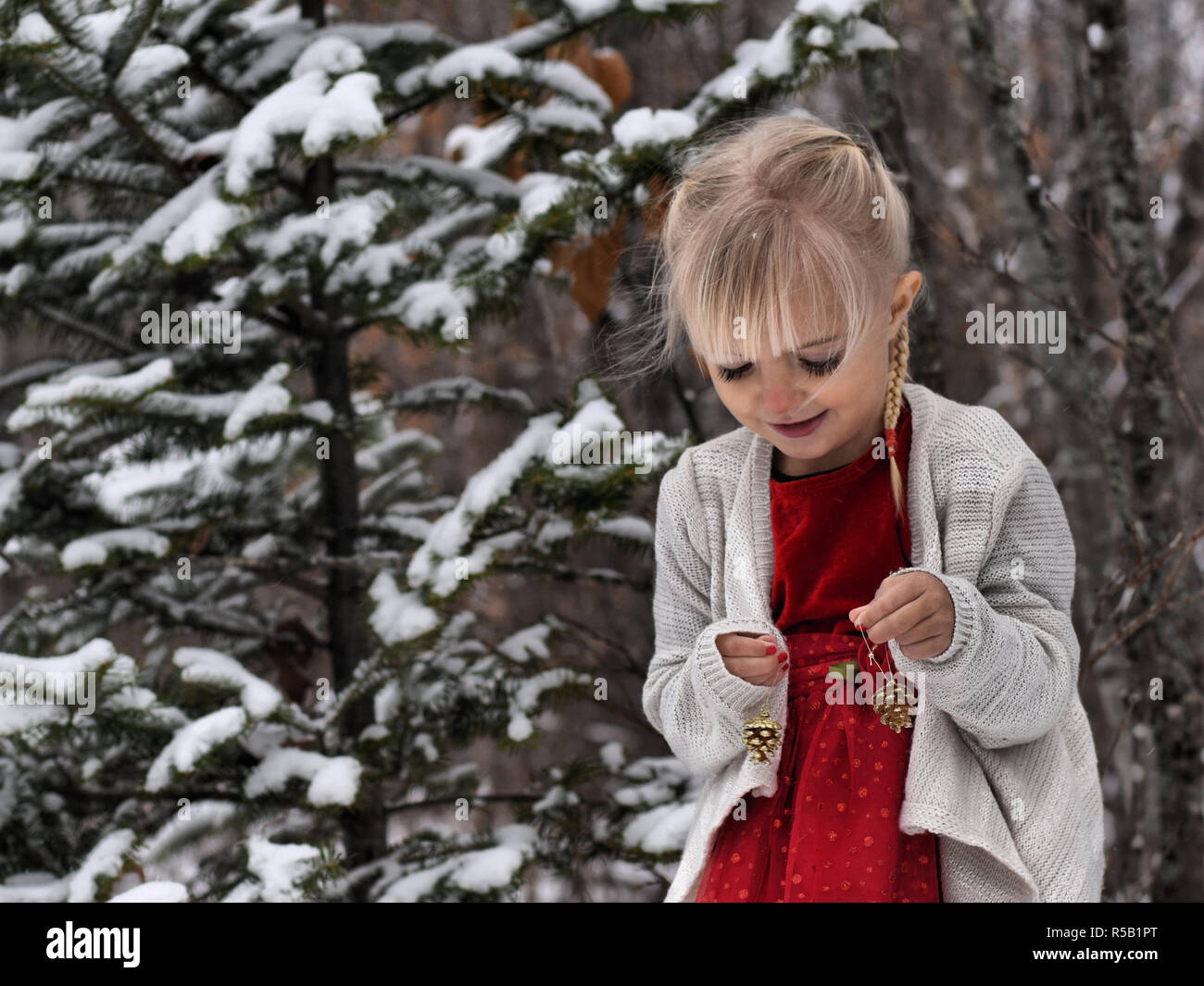 Girl pine hi-res stock photography and images - Alamy