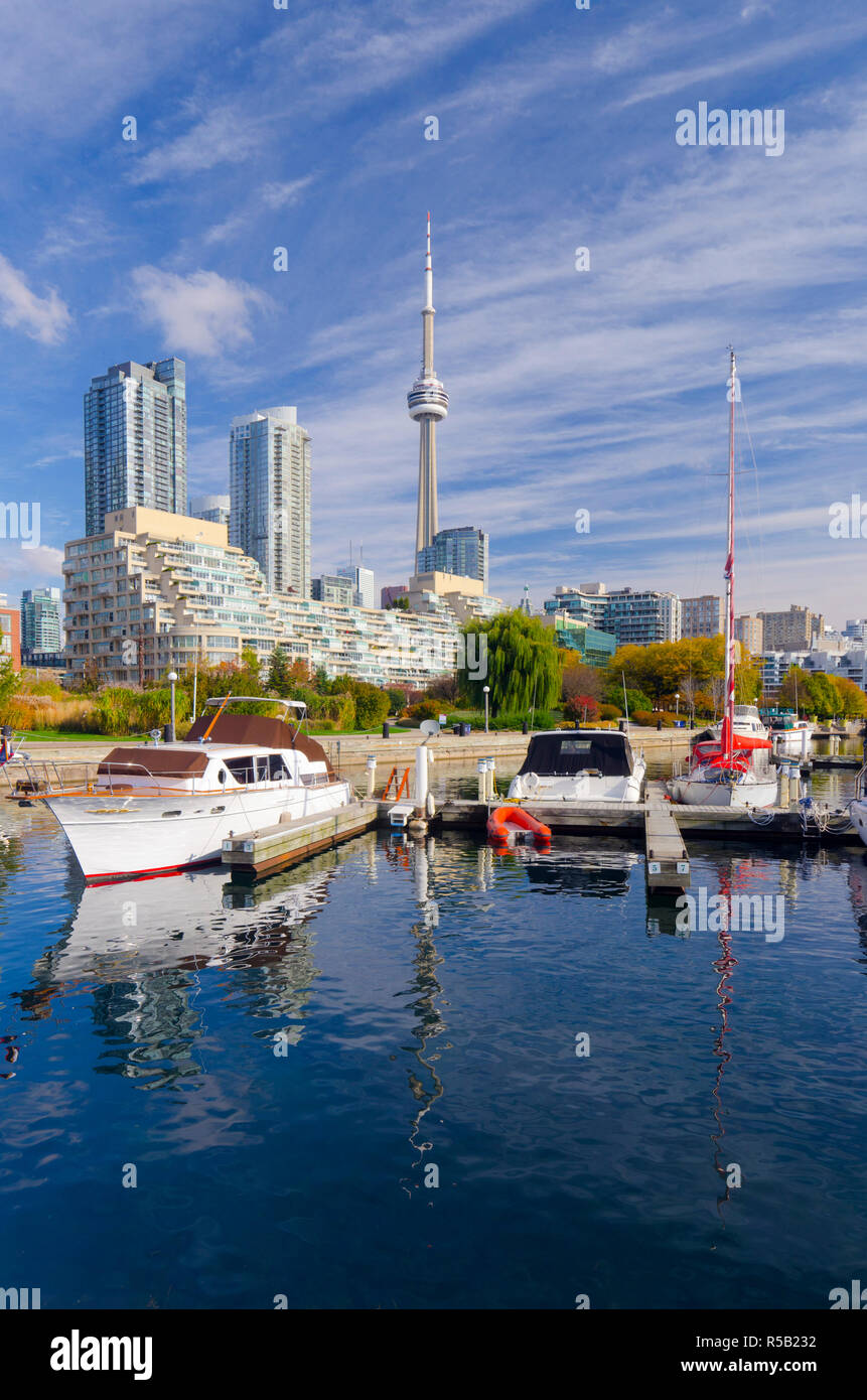 Canada, Ontario, Toronto, Marina Quay West, Skyline with CN Tower Stock ...