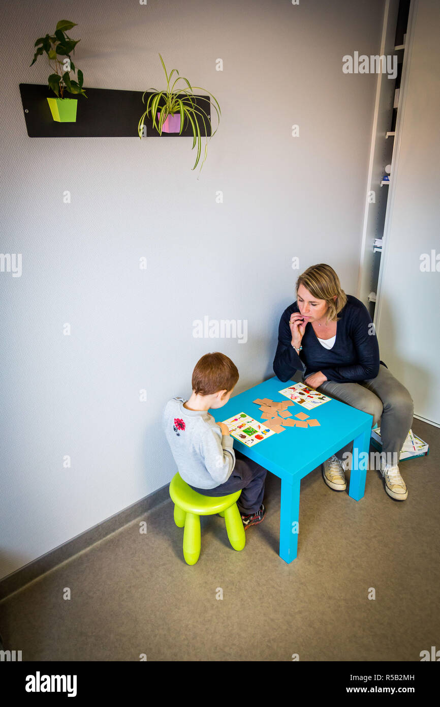 Speech therapy session hi-res stock photography and images - Alamy