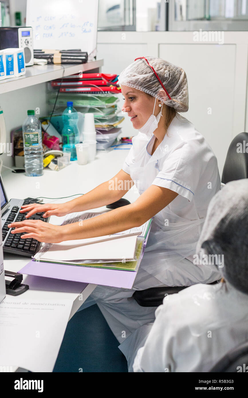 Nurses using a computer Stock Photo - Alamy