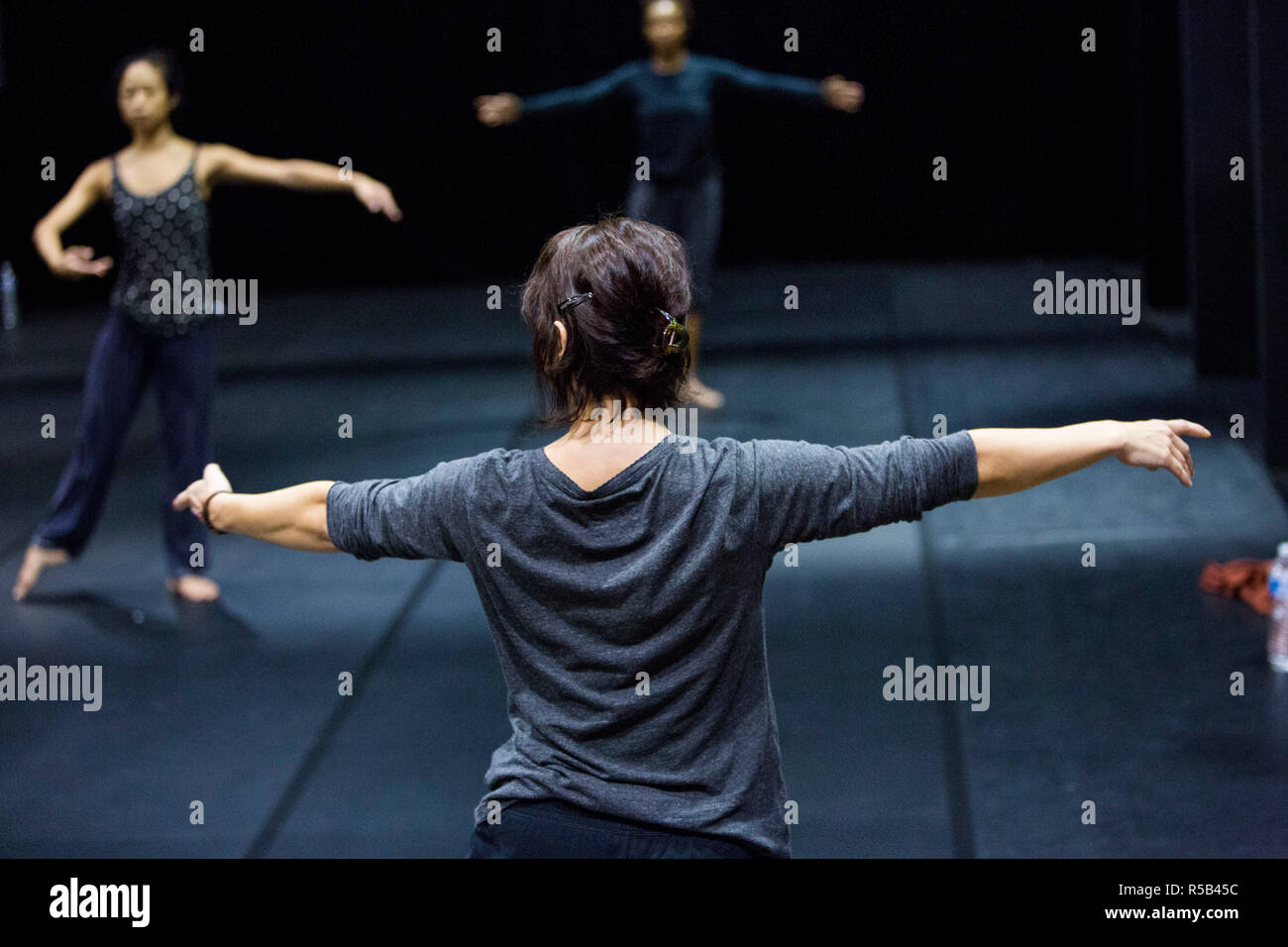 A modern dance hi-res stock photography and images - Alamy