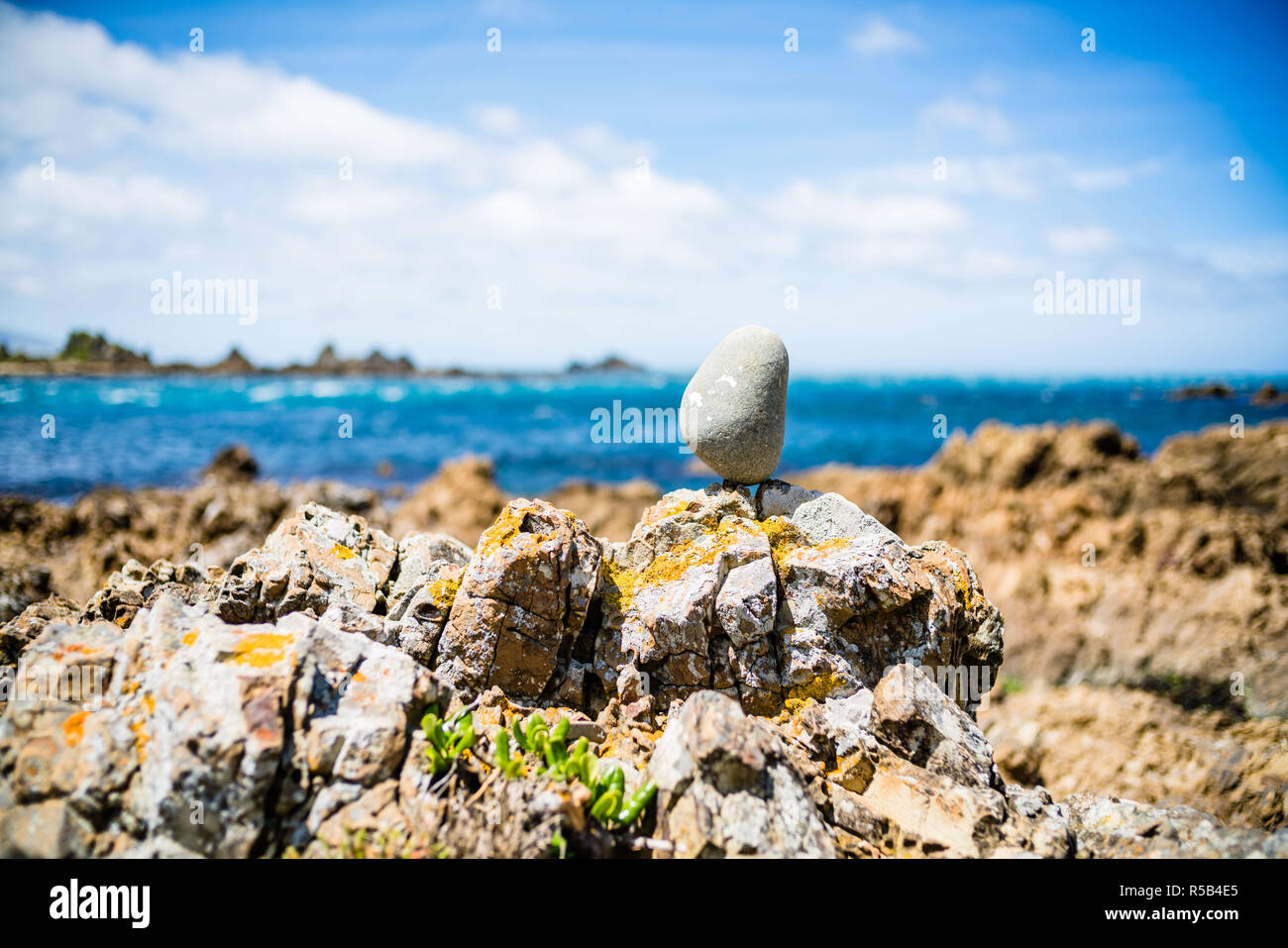 Side stone hi-res stock photography and images - Alamy
