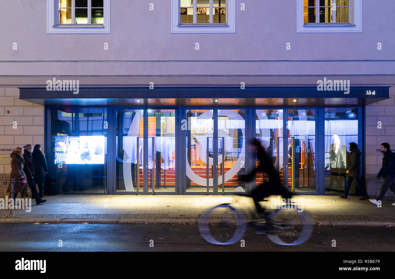 Pierre boulez concert hall hi-res stock photography and images - Alamy