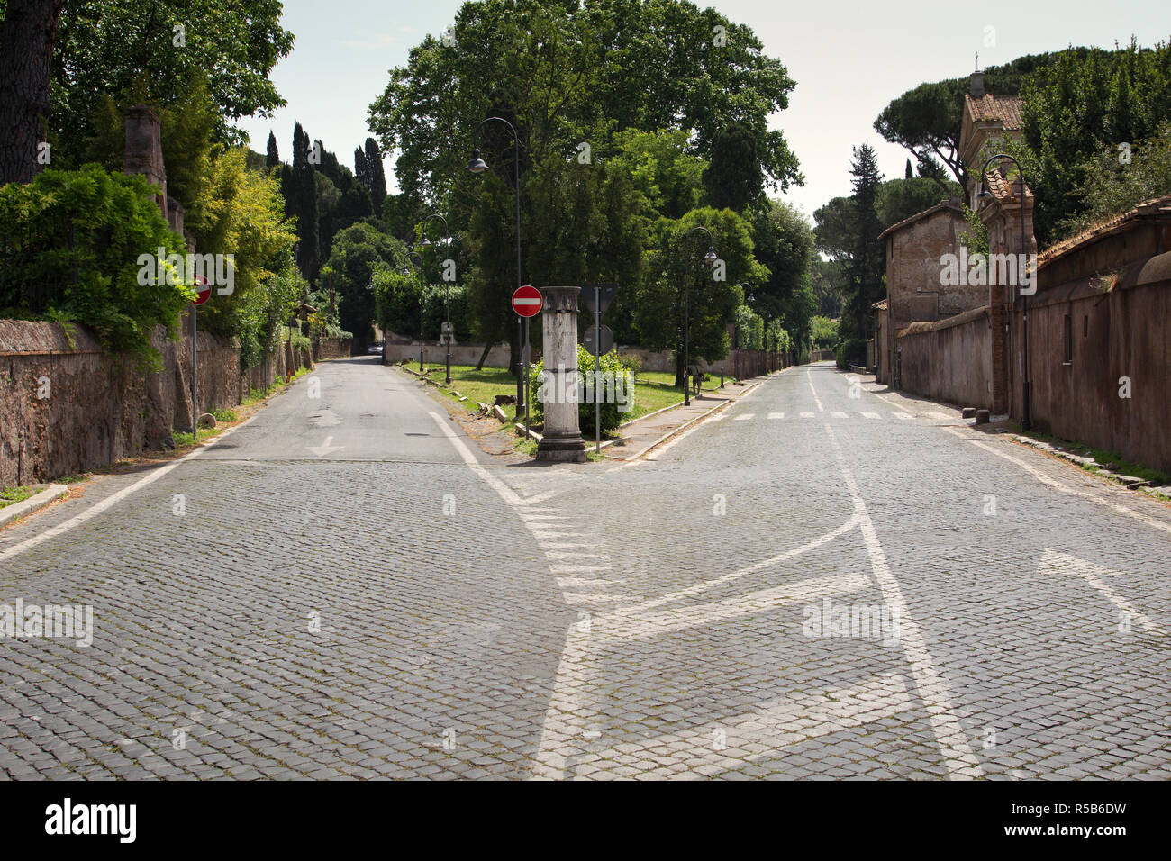 Via appia antica hi-res stock photography and images - Alamy