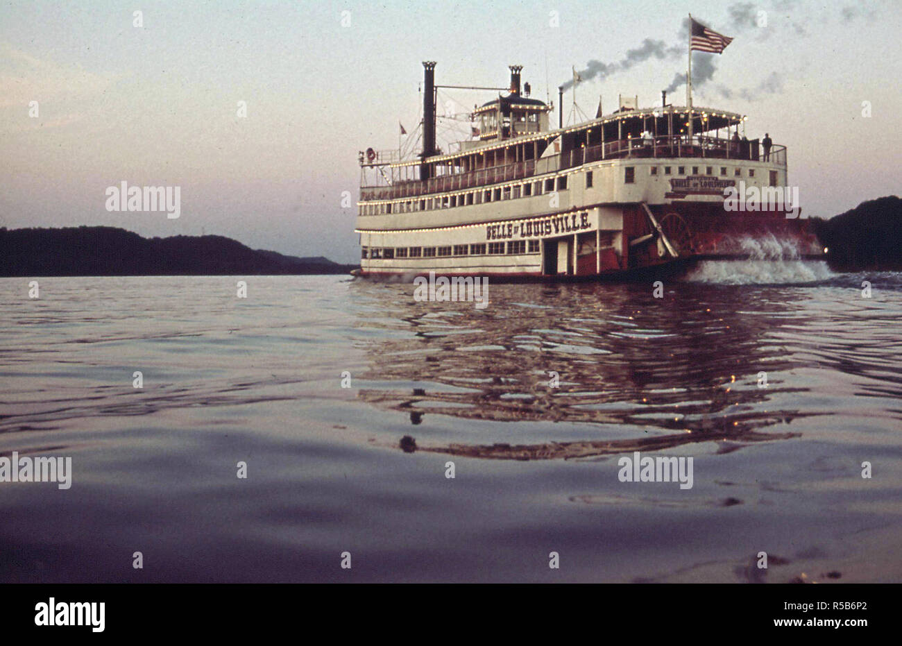 Paddlewheel steamboat on ohio hi-res stock photography and images - Alamy