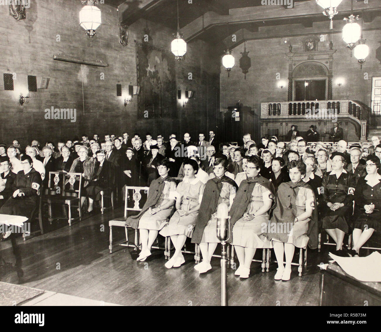 1950s church service hi-res stock photography and images - Alamy