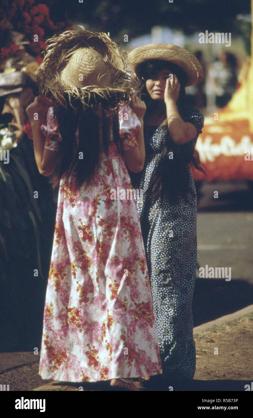 Aloha day parade 1970s hi-res stock photography and images - Alamy