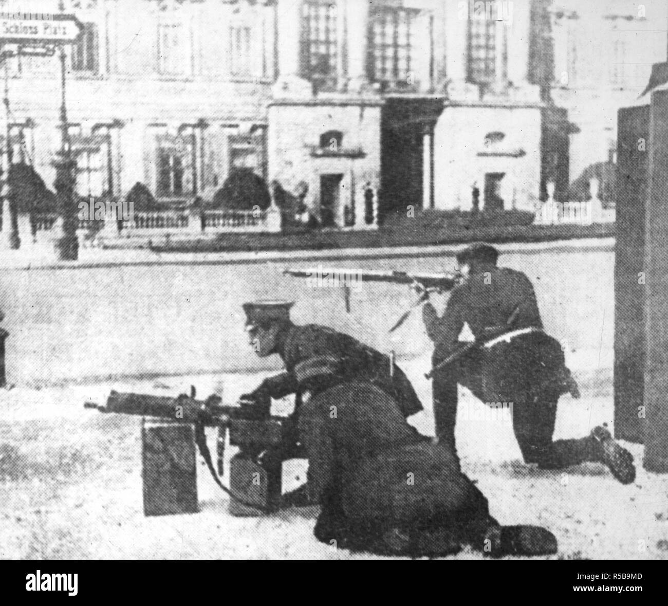 German Revolution Continued - Street fighting in Berlin. First picture ...