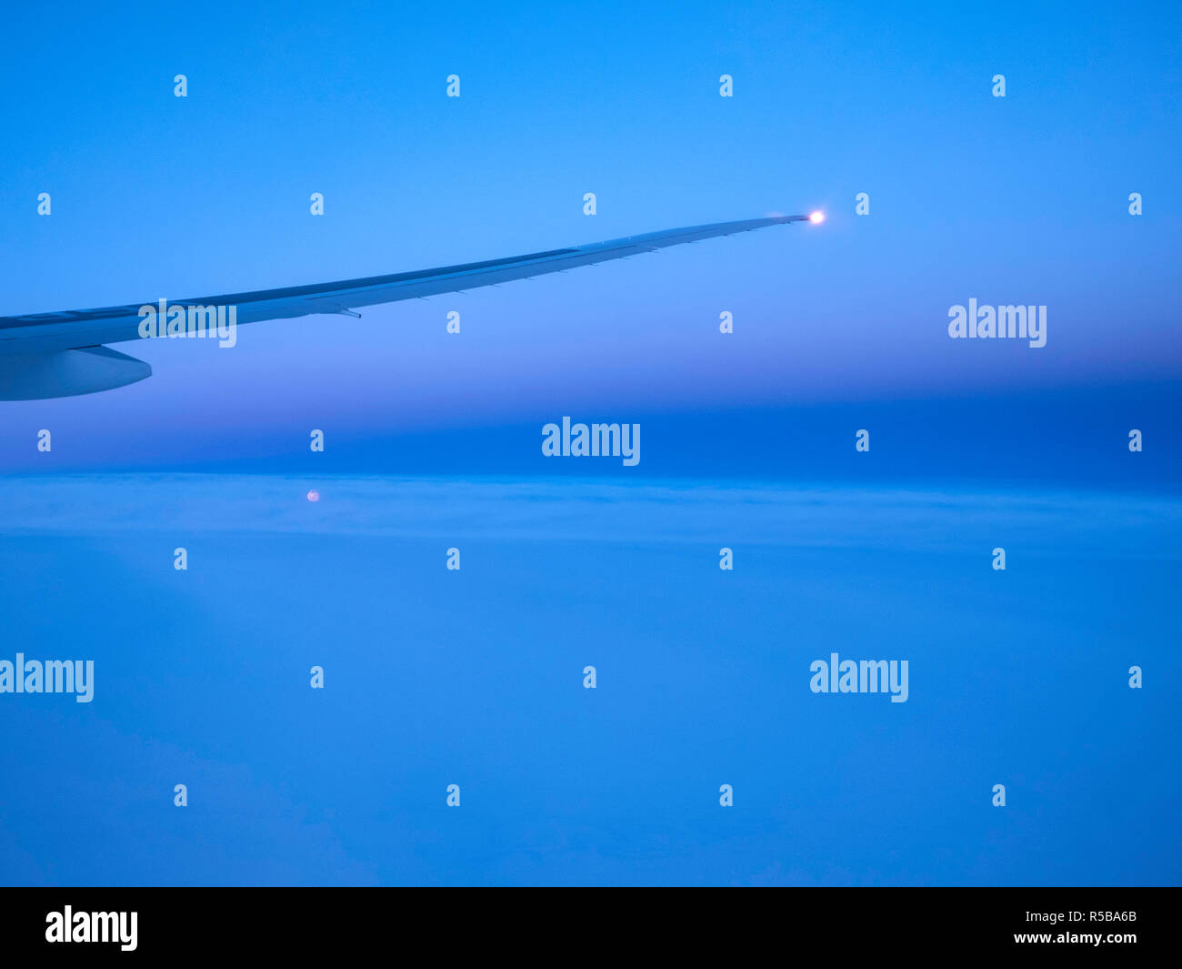 Moonrise moment hi-res stock photography and images - Alamy