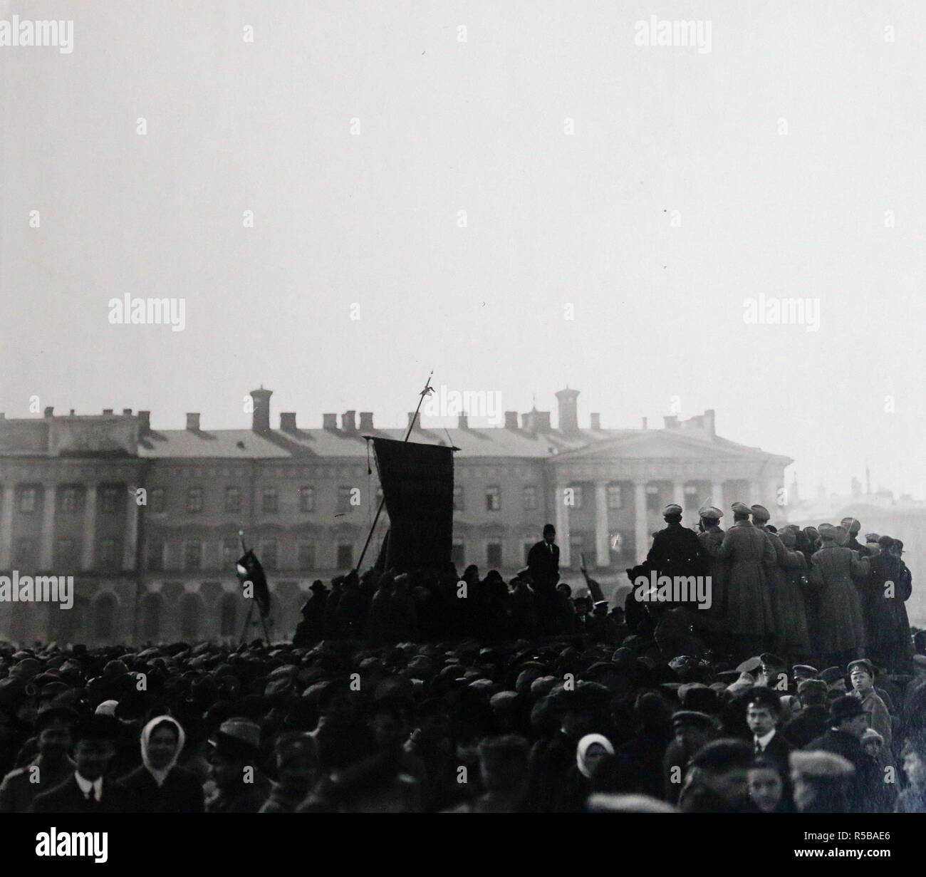 Russian revolution 1917 demonstration hi-res stock photography and ...