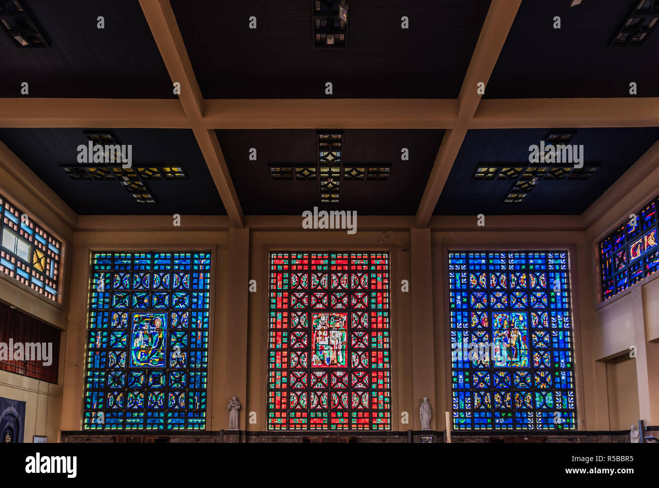 Colorful church windows hi-res stock photography and images - Alamy