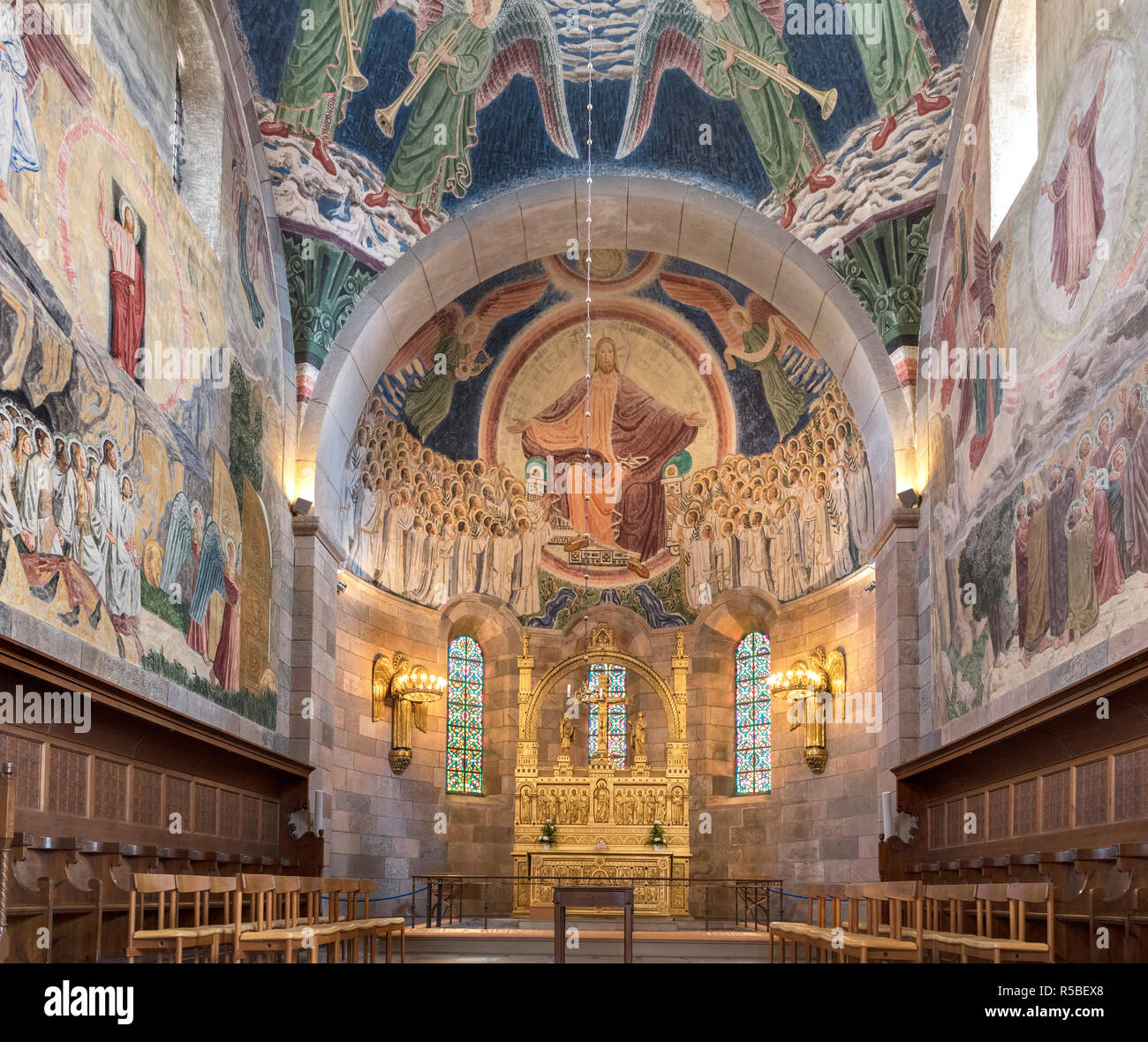 Altar and frescoes hi-res stock photography and images - Alamy