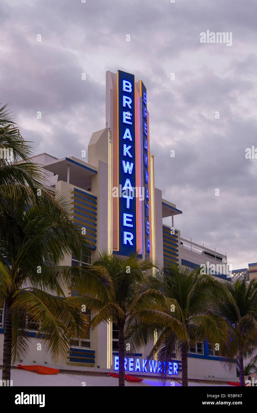 Breackwater hi-res stock photography and images - Alamy