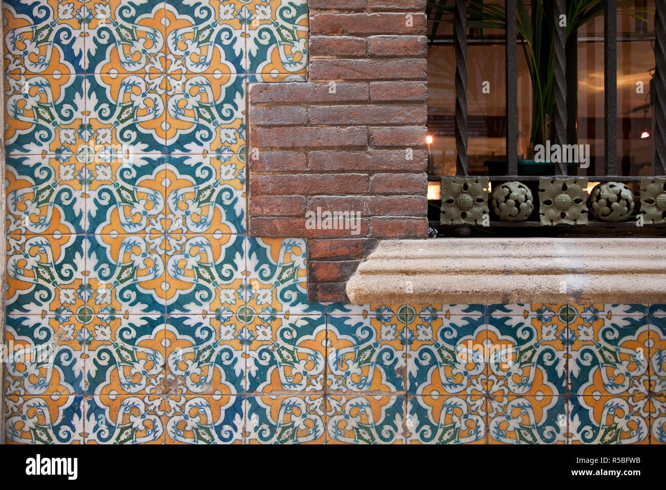 Barcelona spain tile tiles hi-res stock photography and images - Alamy