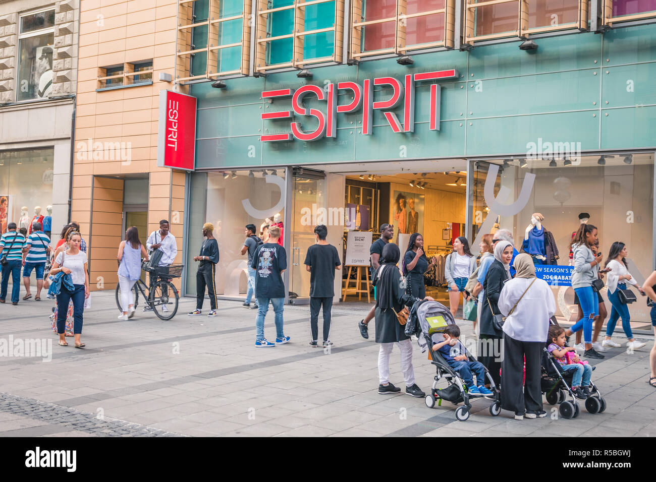 Munich store display hi-res stock photography and images - Alamy