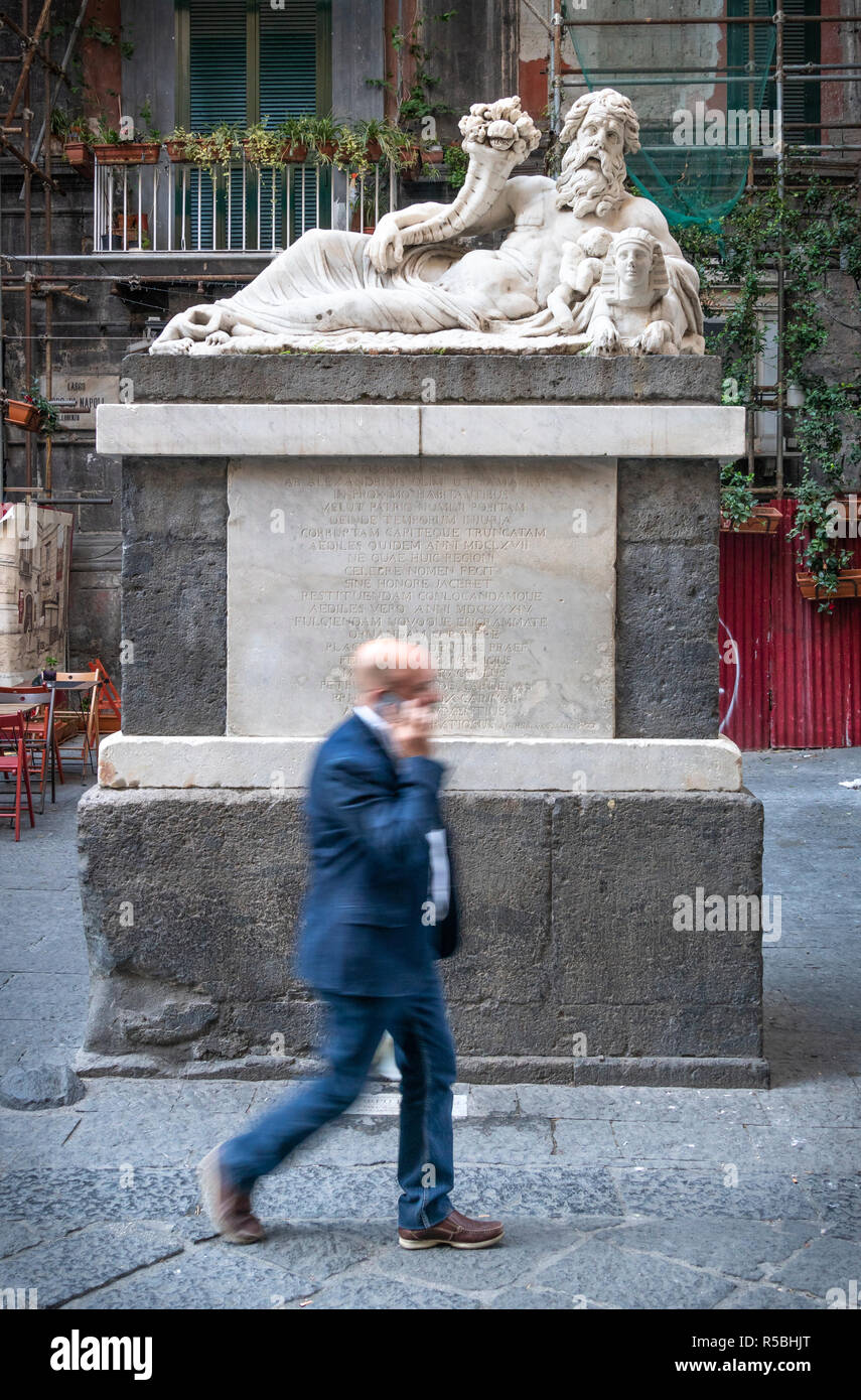 Statue of the nile hi-res stock photography and images - Alamy