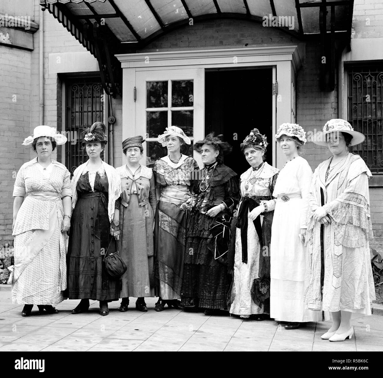 Housekeeper's Alliance ca. early 1900s Stock Photo - Alamy